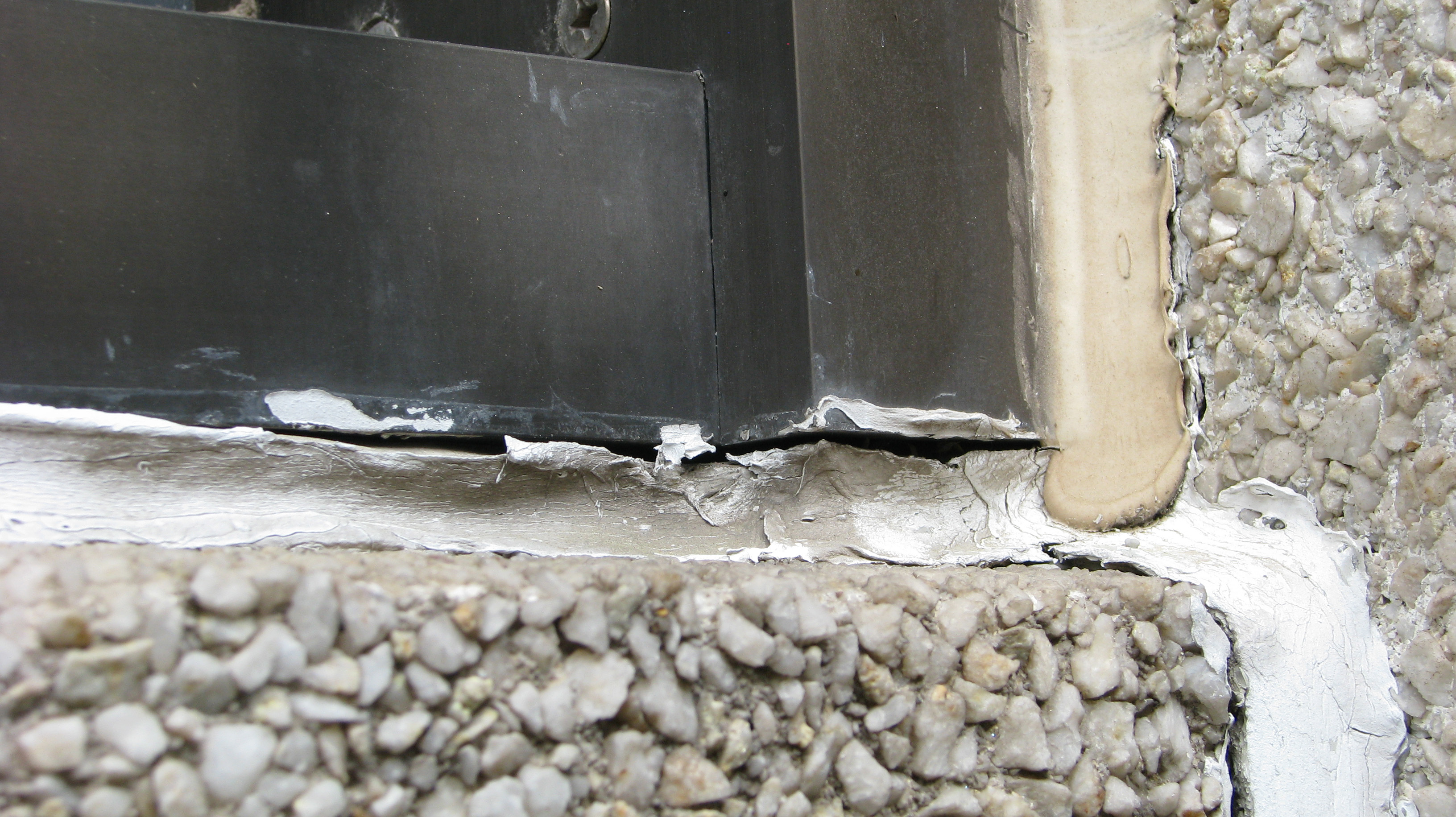 IMG_3438 failed window perimeter joint – JVS Building Services